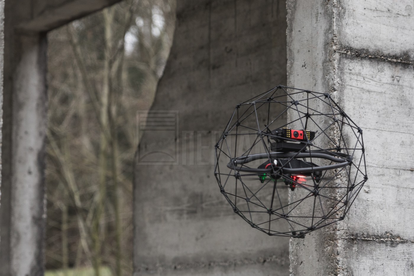 Обследование мостов и путепроводов при помощи квадрокоптера Elios